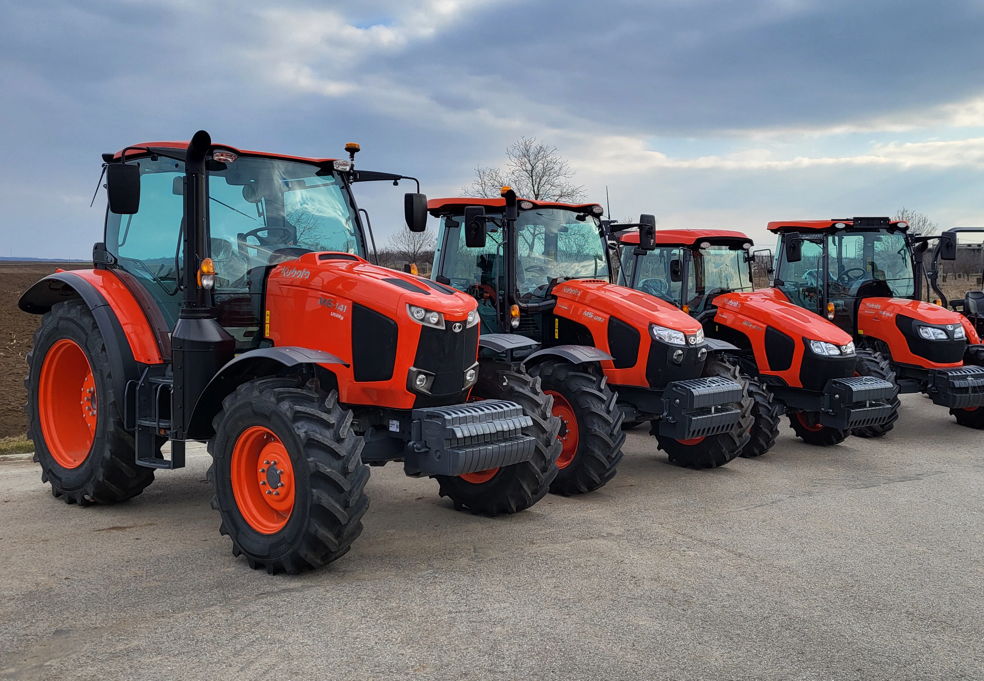 Kubota traktor, erő és teljesítmény mezőgazdasági munkákban